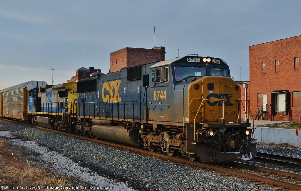 CSX 8744